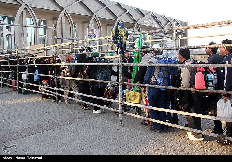 Photos: Iranian pilgrims crossing Mehran border | The Iran Project