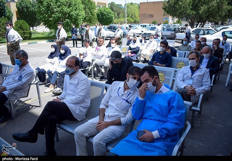 تجلیل از مدافعان سلامت تبریز در بیمارستان سینا به روایت تصویر تسنیم